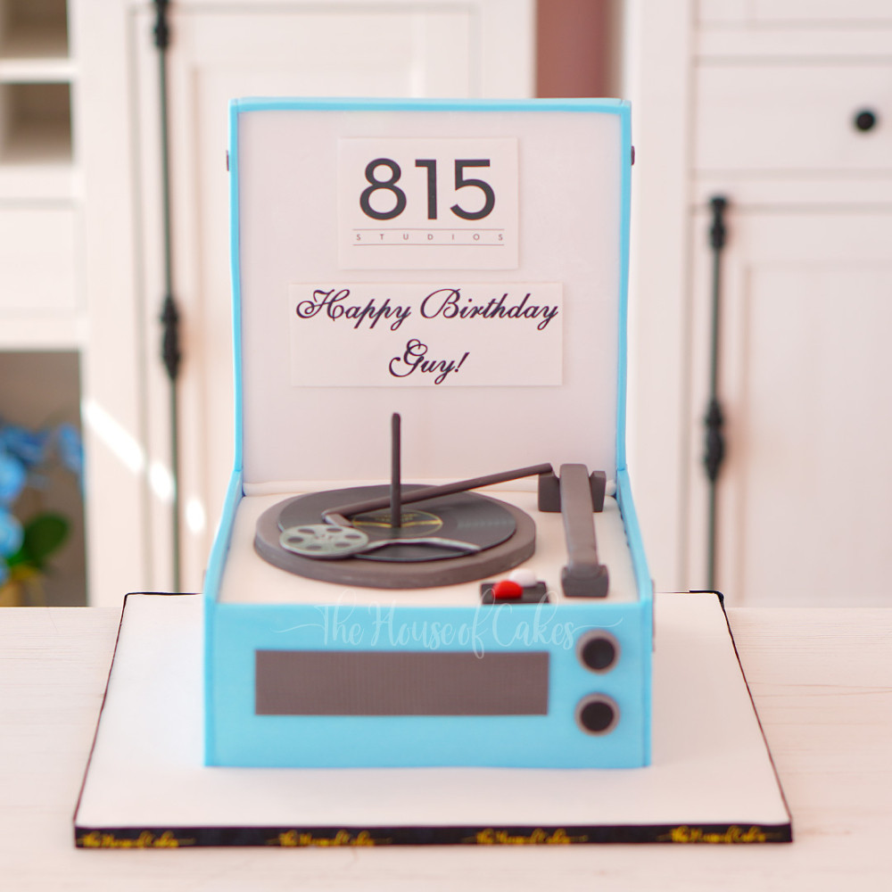 Vinyl player cake