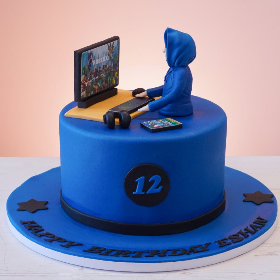 Gamer laptop cake