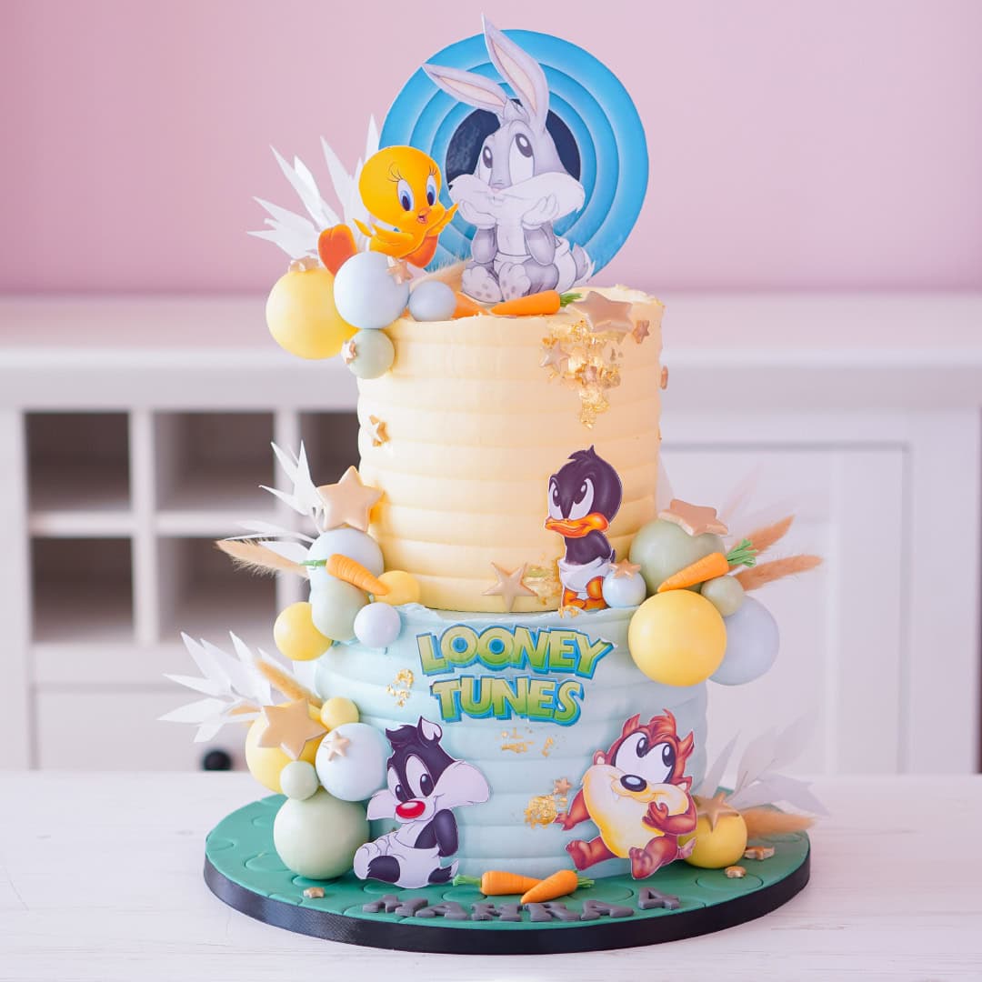 Looney Tunes cake