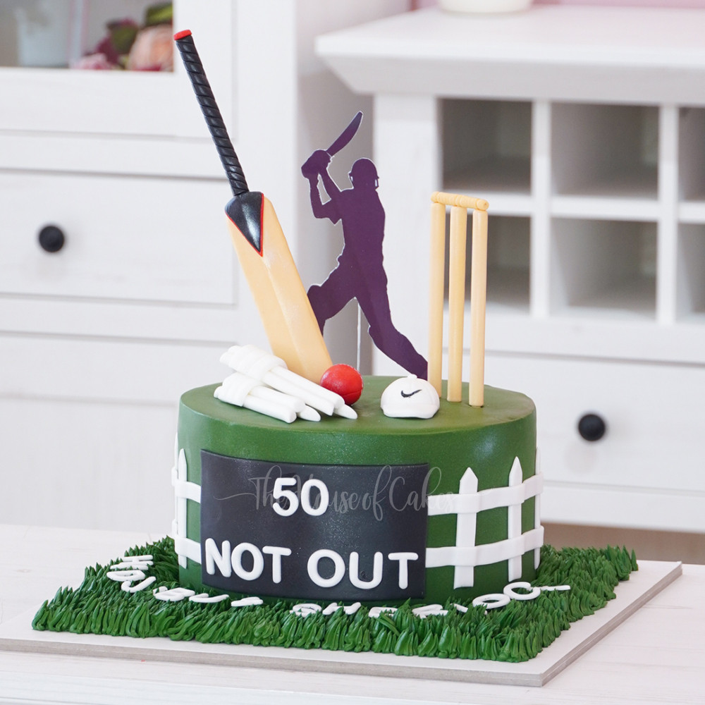 Cricket fan cake
