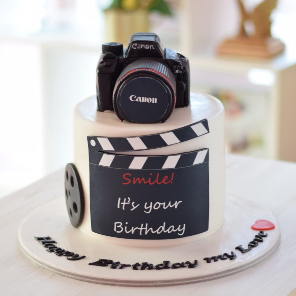 Canon camera cake 4