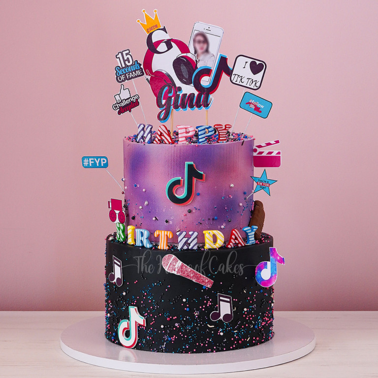 Tik Tok Cake 4