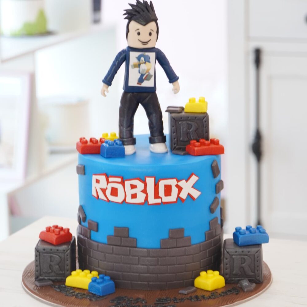 Roblox Cake 9 - The House of Cakes Dubai