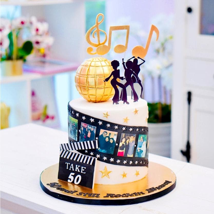 Customised birthday Cakes in Dubai , The House of Cakes Dubai