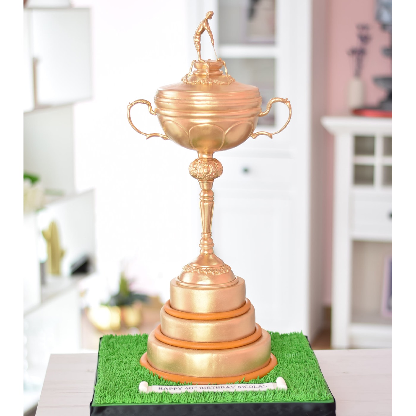 Golf trophy cake - The House of Cakes Dubai