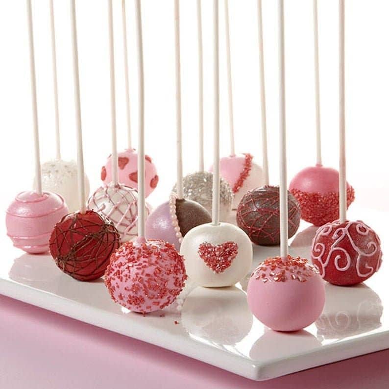 Valentine's day cake pops - The House of Cakes Dubai