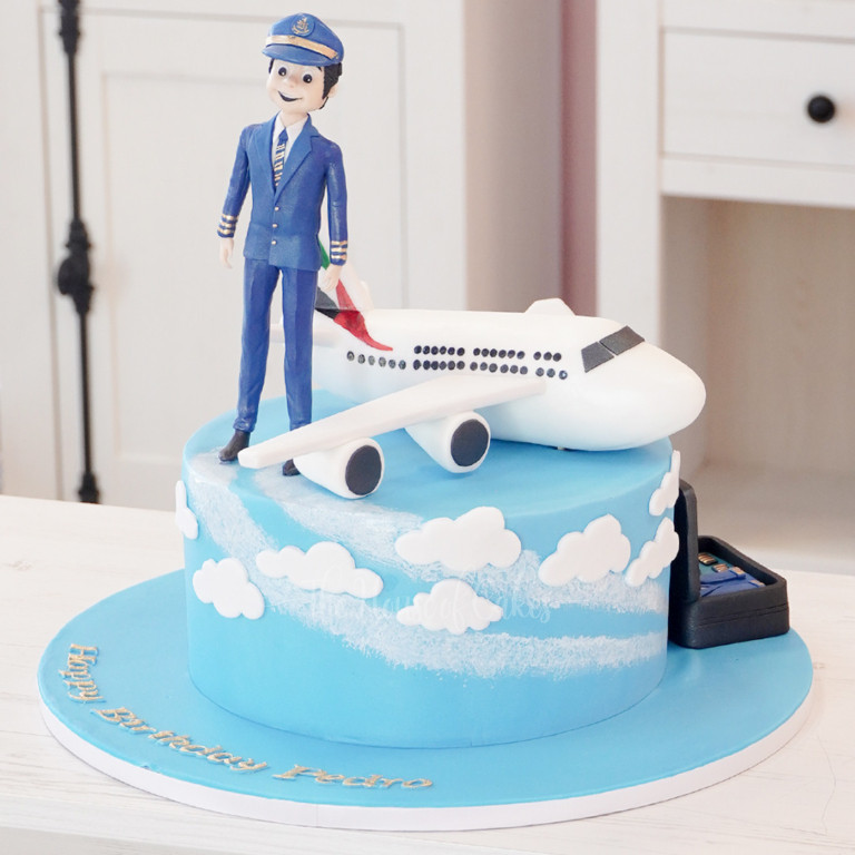 Pilot and plane cake - The House of Cakes Dubai