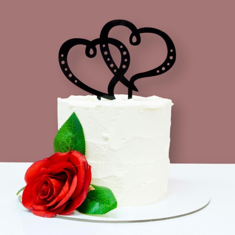 Eternal Hearts Wedding Cake: Affordable Elegance in Dubai
